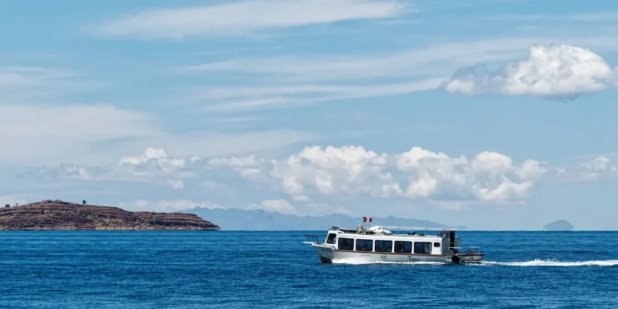 Isla Taquile: Guía Completa 2025 (Cómo Llegar y Precios) Exploor Trip